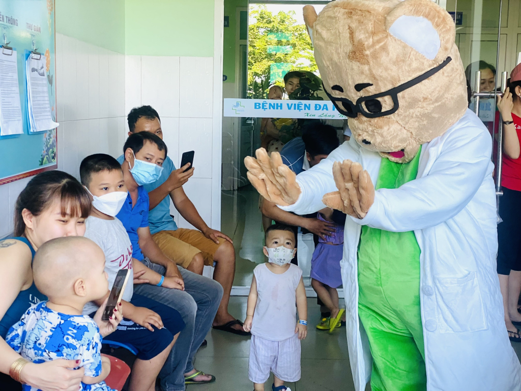 Cùng bác sỹ gấu vui đón tết thiếu nhi! – BỆNH VIỆN ĐA KHOA VĨNH ĐỨC
